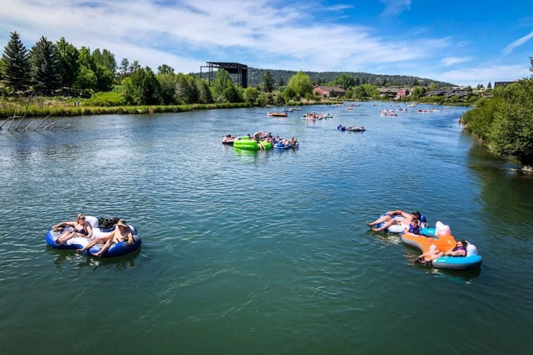 Floating the Deschutes River in Bend, Oregon | Two Wandering Soles