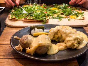 35 Christmas Market Foods & Drinks + Where to Try Them (2024) | Two ...