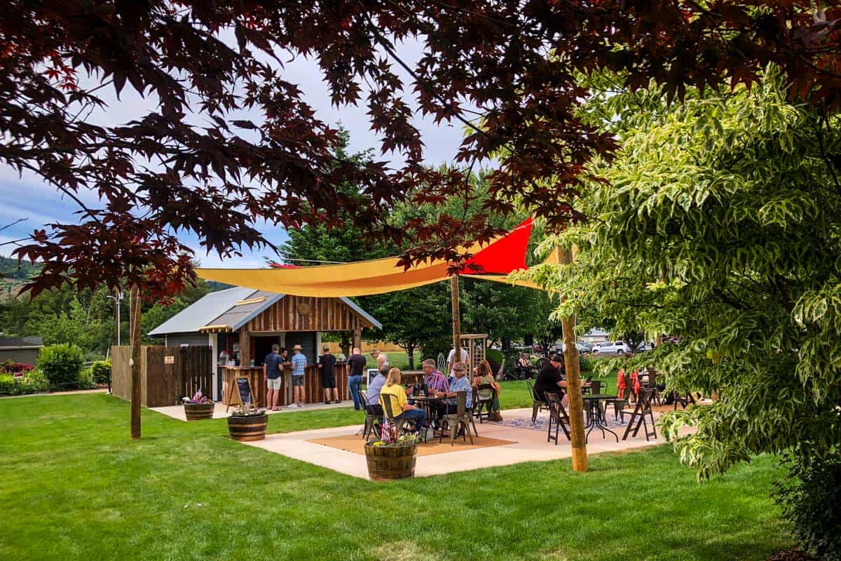 Best Stops Along the Hood River Fruit Loop in Oregon | Two Wandering Soles