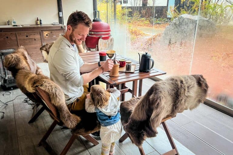 Survive Toddler Jet Lag (tips & tricks) | Two Wandering Soles